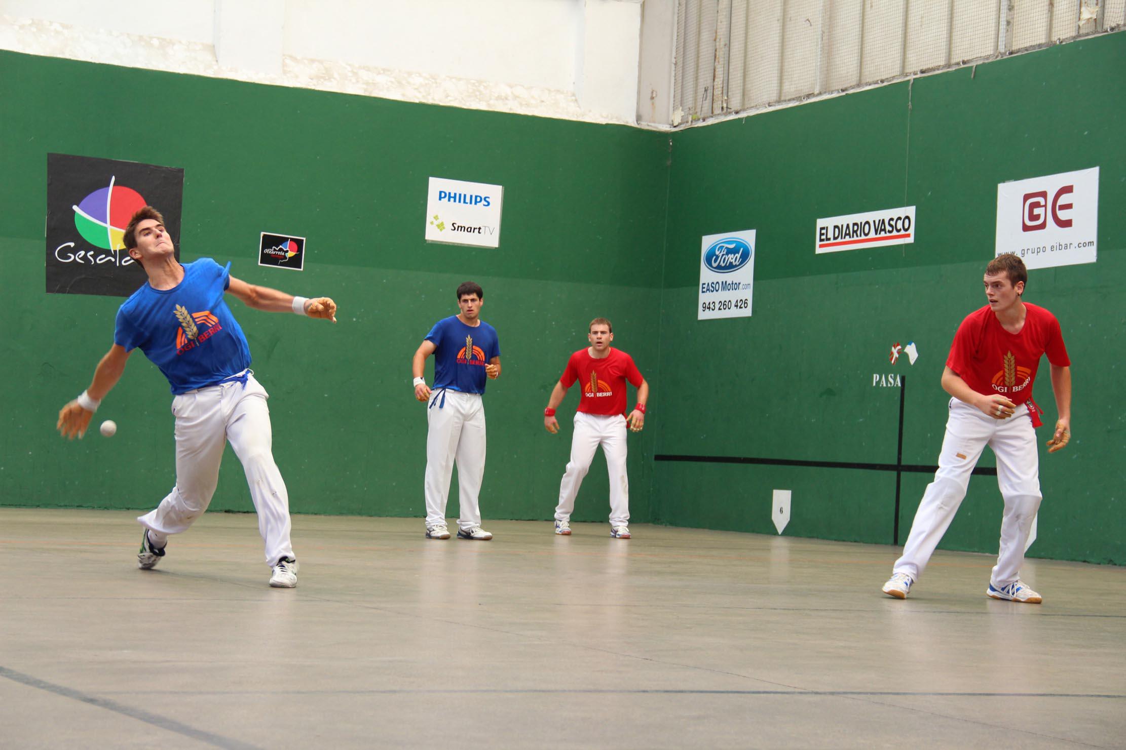 Arteaga eta Erasun garaile Antiguon - Lasarte-oria - Txintxarri.eus